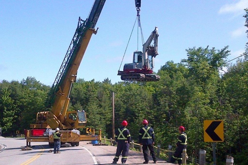 Indsutrial-Waste-Crane-2 - Tomlinson Group